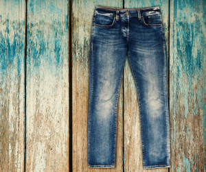 Straight Fit vs Regular Fit: What's the Difference? - The Refined