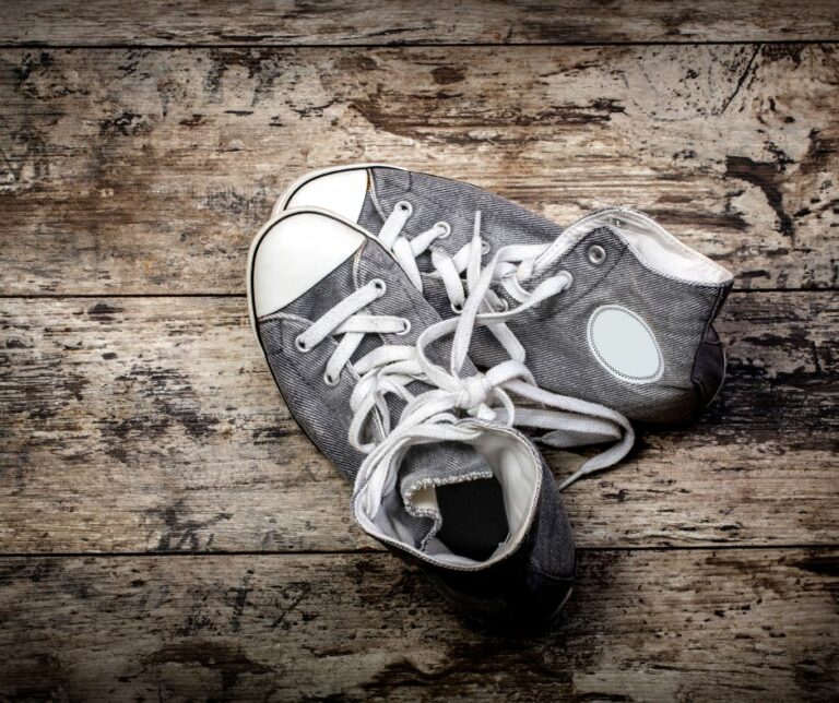 What to Wear With Khaki Colored Shoes? Ultimate Guide - The Refined