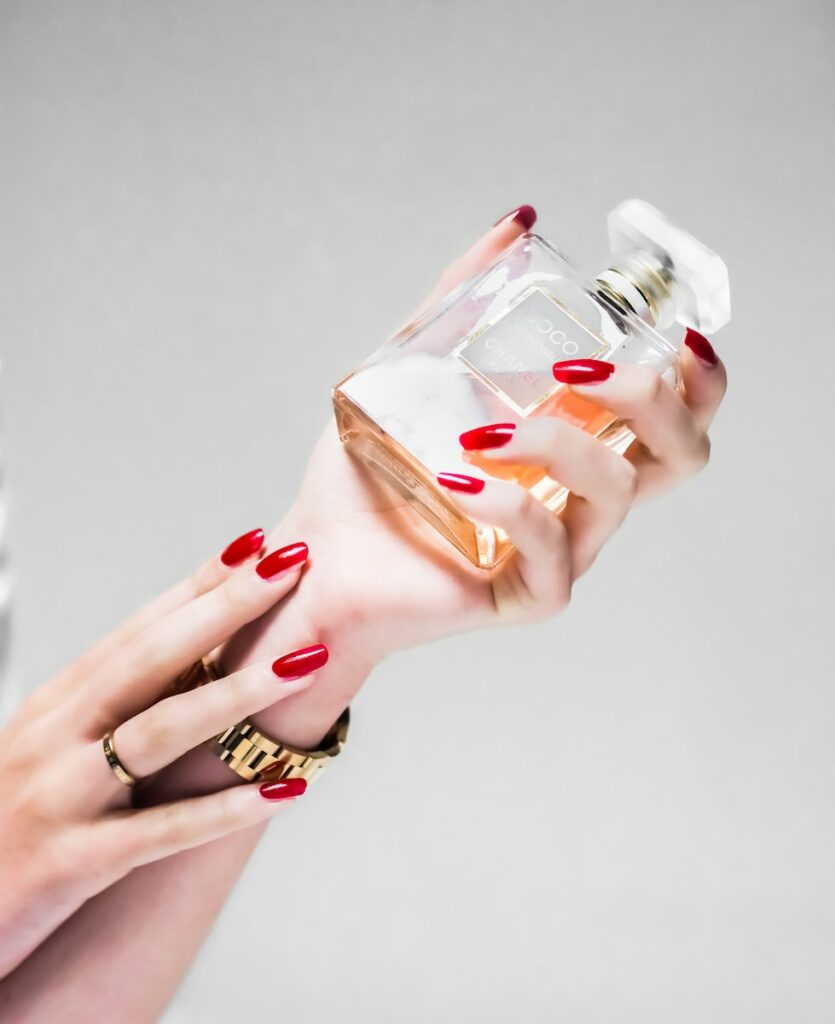 Where Should I Spray Perfume: 10 Key Spots - The Refined